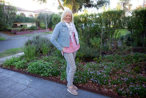 How to Overdye Denim Jeans - Inside Out Style