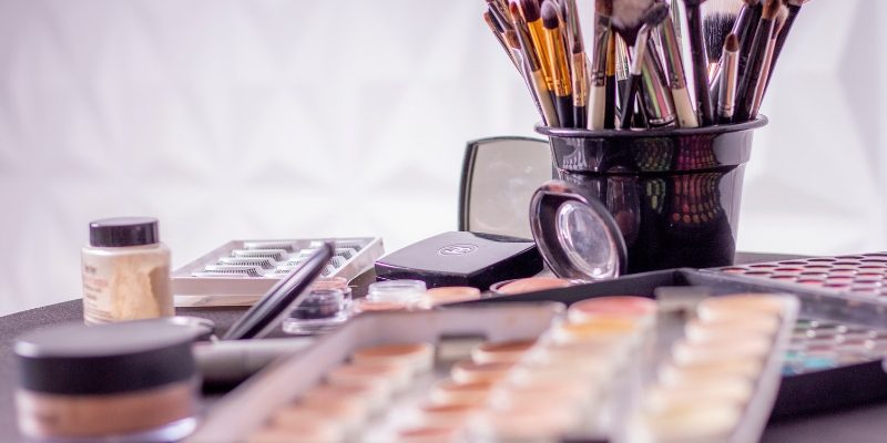 Choosing the Right Makeup Colours Using Your Colour Palette — Inside ...