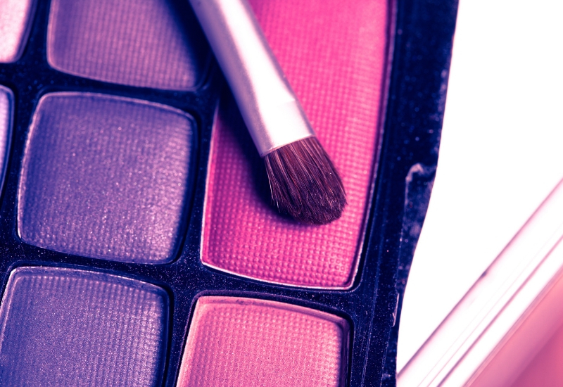 How to Choose an Eyeshadow Colour to Enhance Your Eyes — Inside Out Style