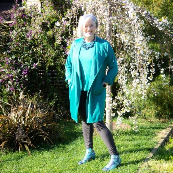 7 Ways to Play Down Your Large Bust — Inside Out Style