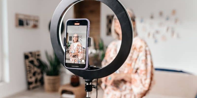 5 Tips to a Camera-Ready Wardrobe: How to Choose the Perfect Outfit for ...