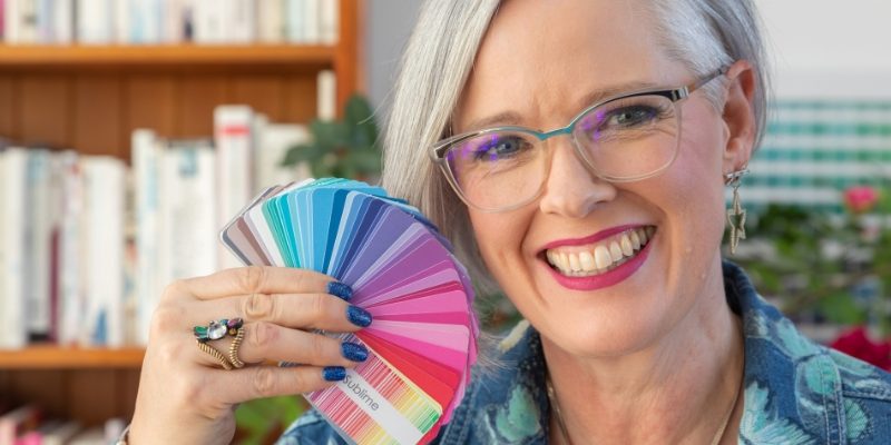 Frustrated with Your Outfits? How to Finally Find Your Best Colours ...